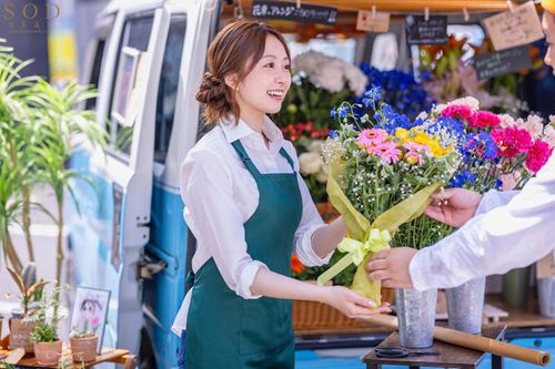 青空ひかり （av女優）の情報まとめ Fanzaみんなのオススメ 